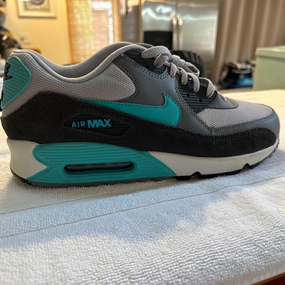Nike | Shoes | Nike Air Max 9 Essential Hyper Jade Cool Grey Wolf 15 ...